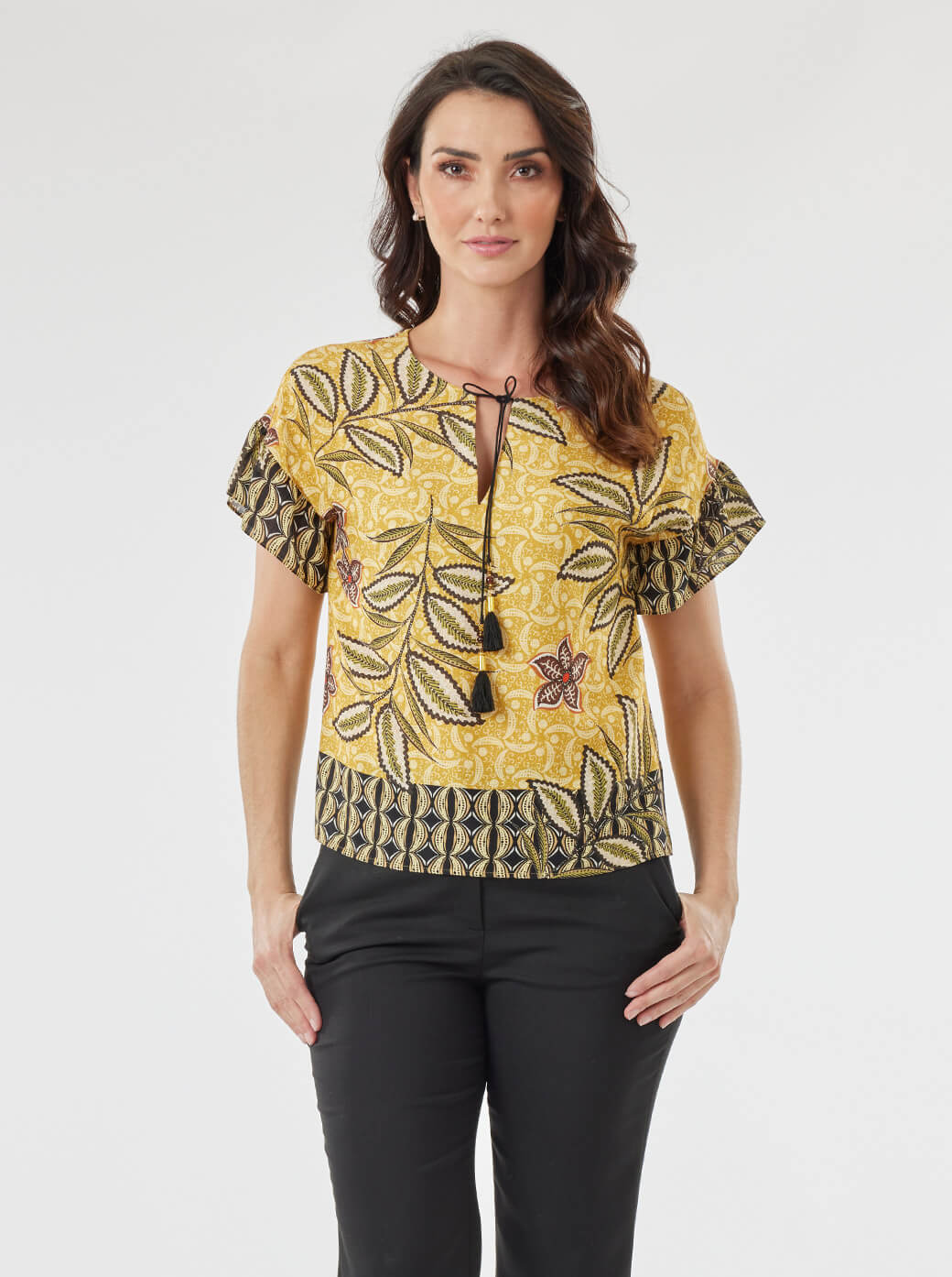 Blusa con Escote Redondo y Abertura Foleys 124023